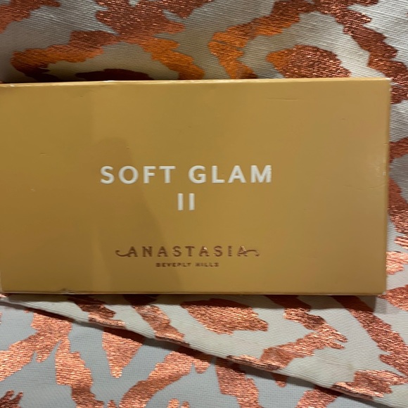 Anastasia Beverly Hills | Makeup | Anastasia Beverly Hillssoft Glam Ii ...